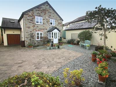 Property details for Trematon Farm Mews, Trematon, Saltash Asking Price ...